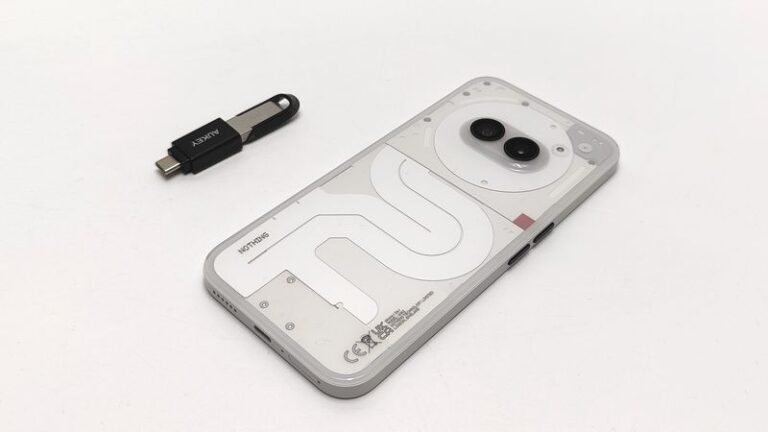 「Nothing Phone (2a)」にUSBメモリを挿してみようかと！microSDカード非対応でOTG機能を使って！