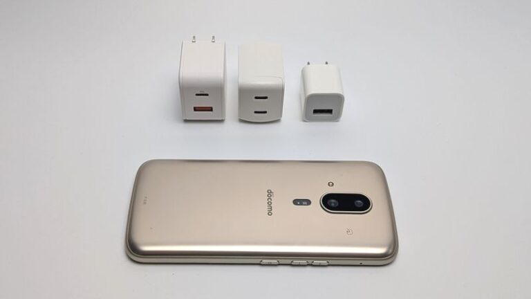 「らくらくスマートフォン F-53E」実機を手持ちのUSB PD急速充電器で充電してみた！おすすめの充電器は？